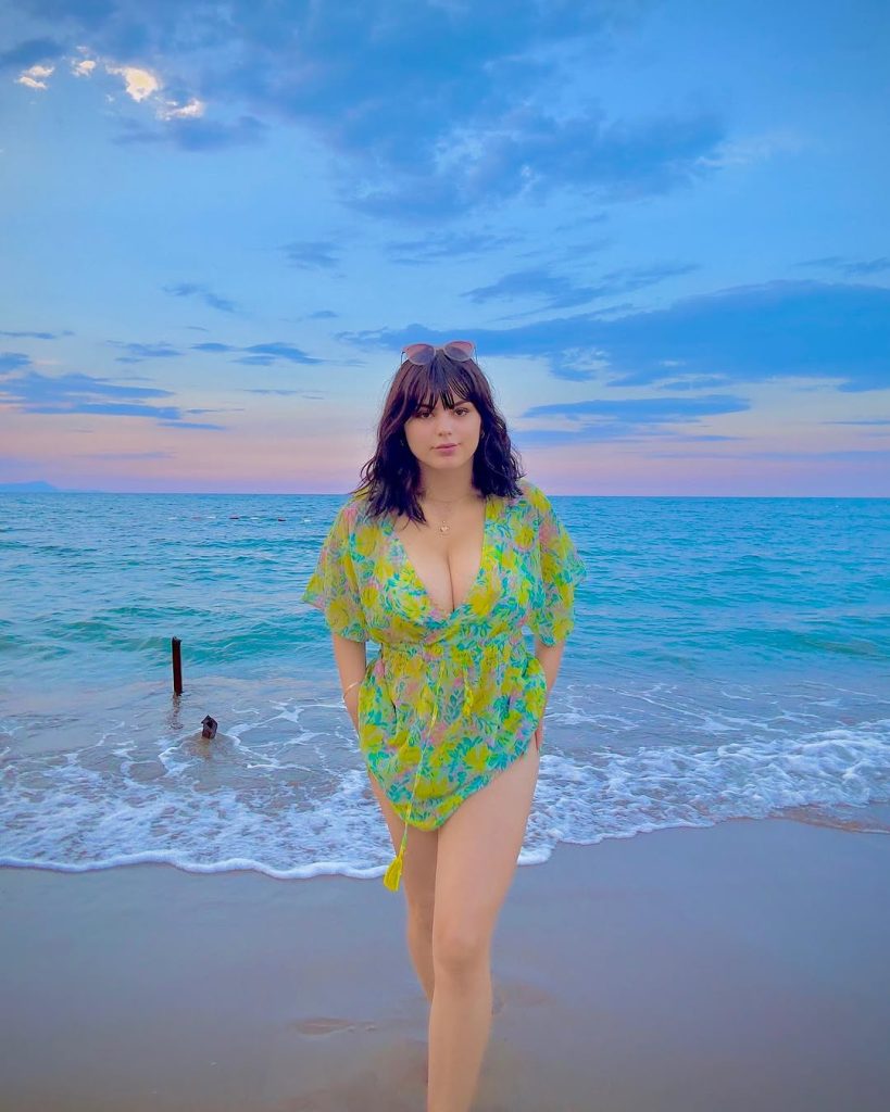 Turkish model arrested over plan to sleep with 100 men in 24 hours – Zap Express